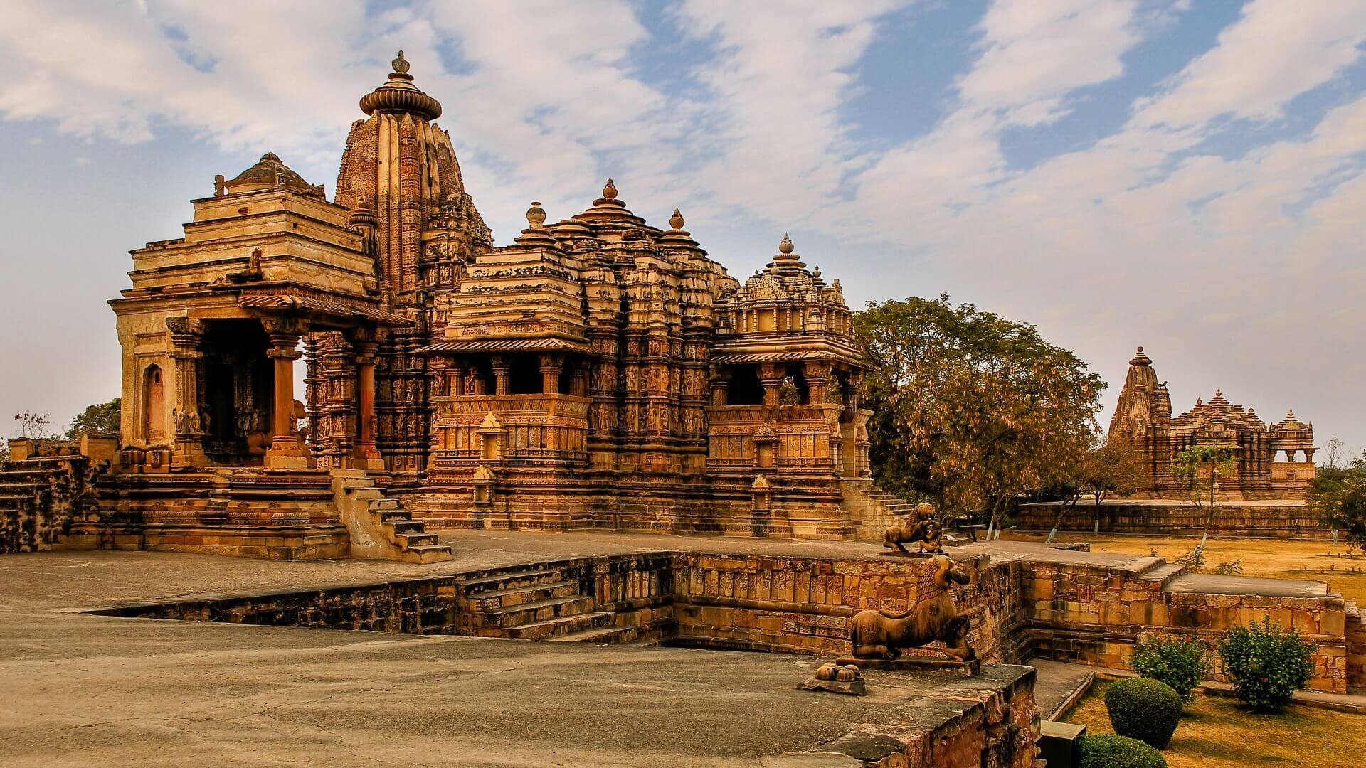 Golden Triangle Tour with Khajuraho & Varanasi | Peak Adventure Tours